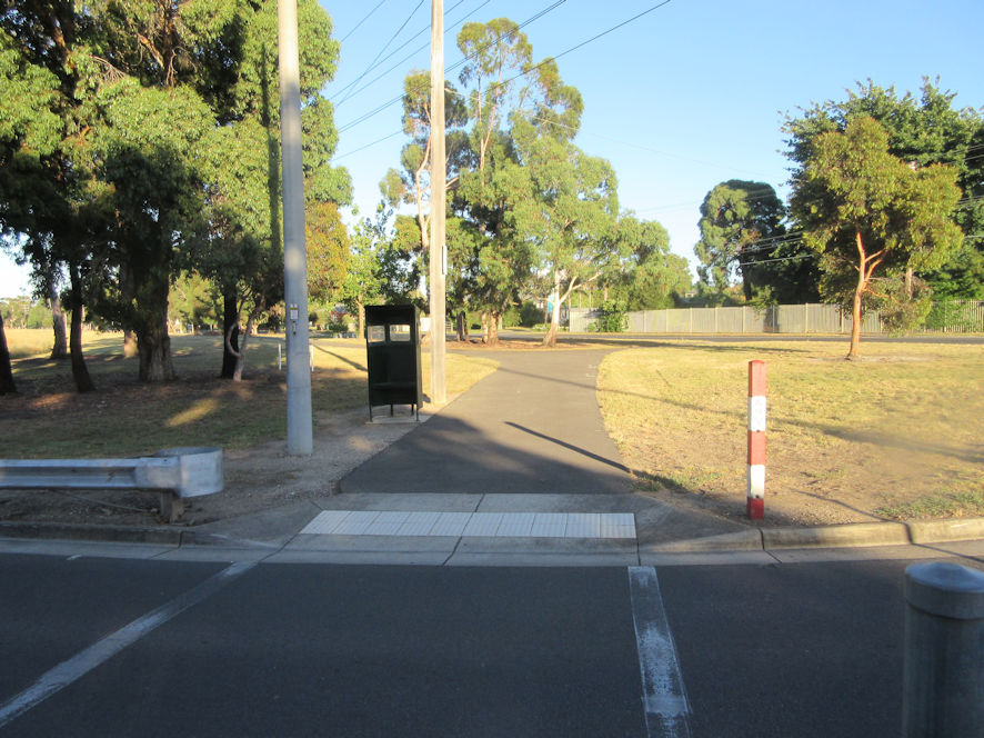 Scott Parade Walk – Leigh Edmonds little box of stuff