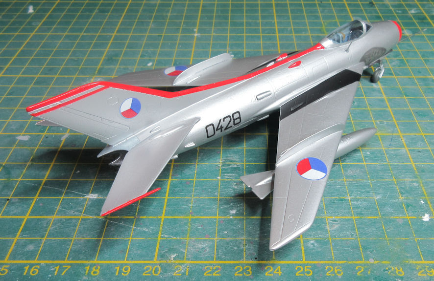 MiG-19S in 1/72 by KP – Leigh Edmonds little box of stuff