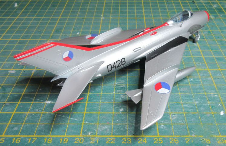 MiG-19S in 1/72 by KP – Leigh Edmonds little box of stuff